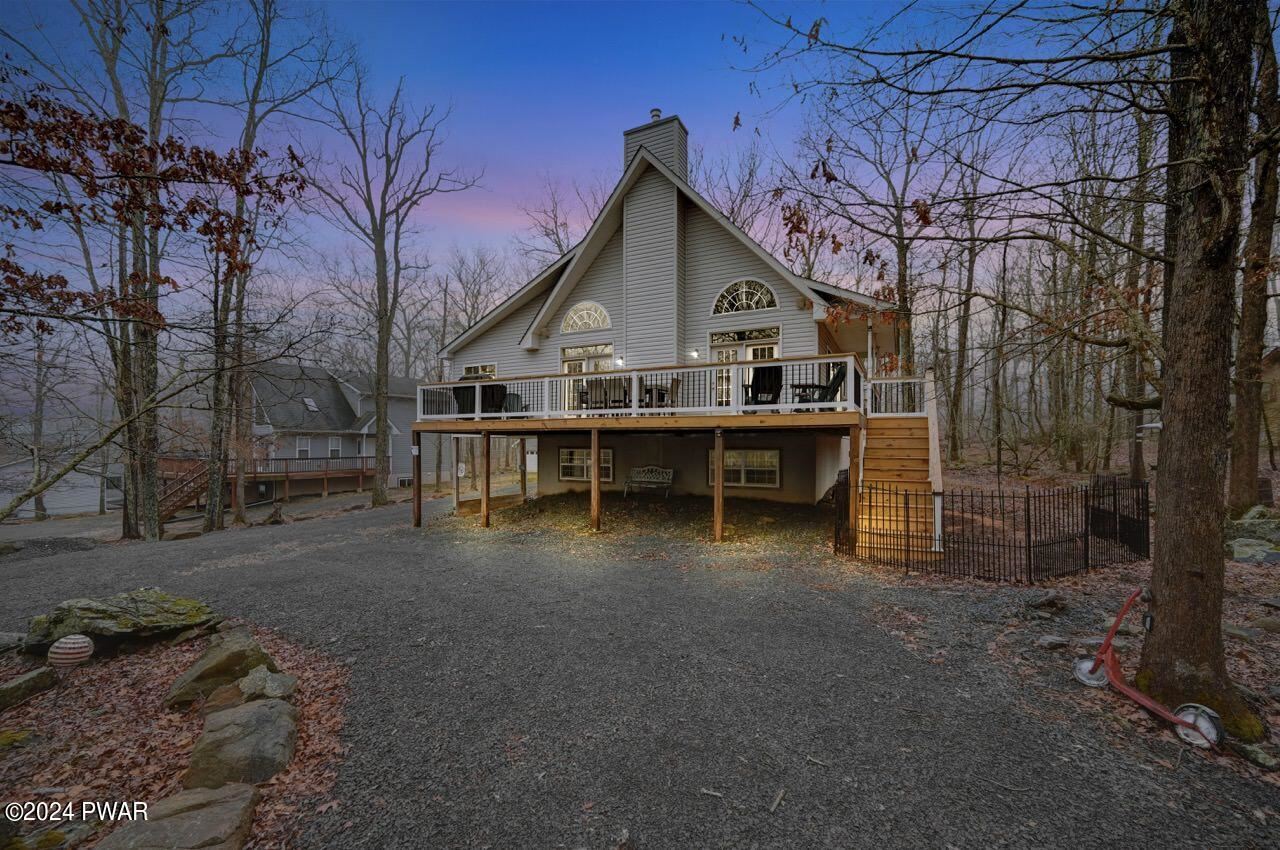 Well-Maintained Turnkey Masthope Chalet - 220 Powderhorn Dr - Real ...