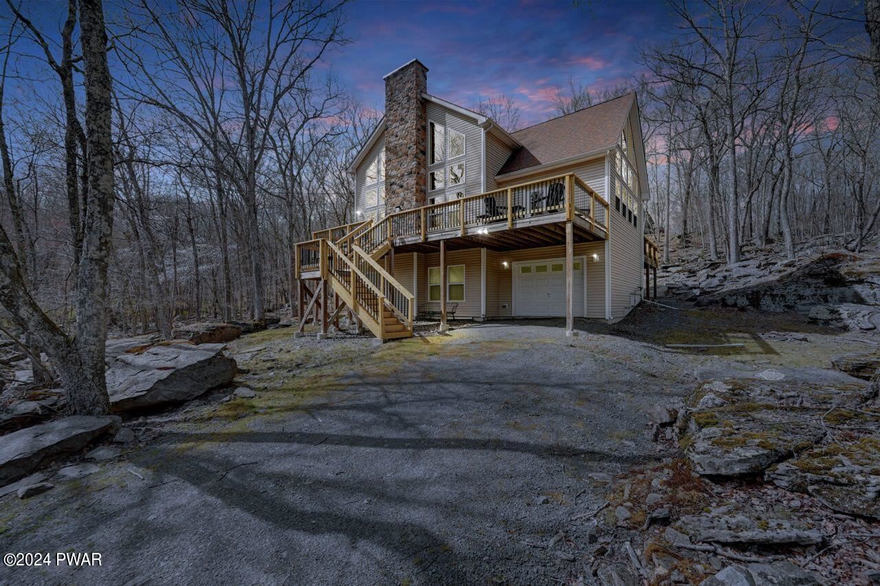 Masthope Contemporary Home for Sale - 105 Locust Ct - Real Estate Masthope
