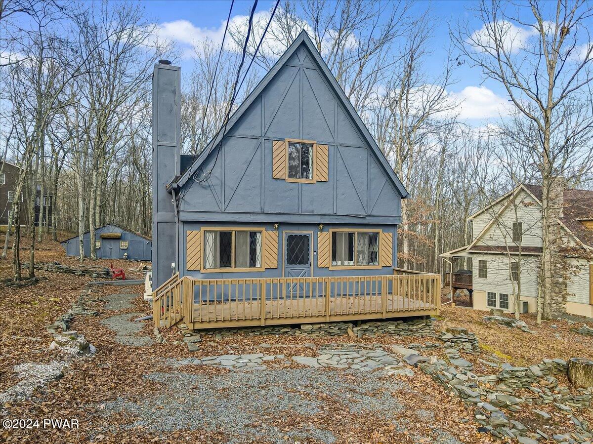 Masthope Chalet For Sale - 123 Log Cabin Drive - Real Estate Masthope
