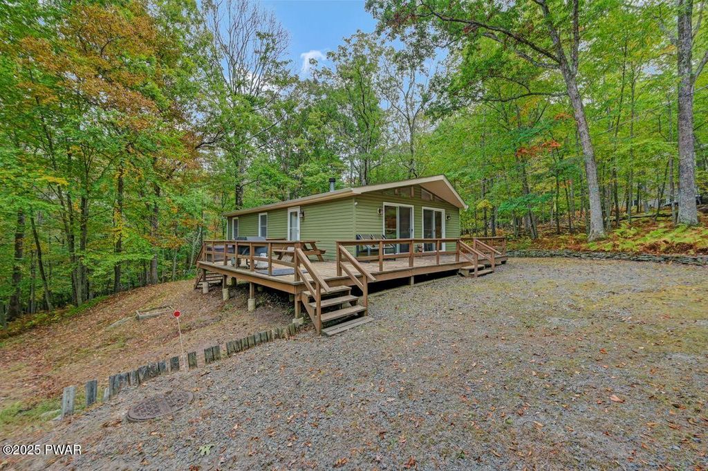 Charming Masthope Home for Sale - 113 Turkey Circle - Real Estate Masthope